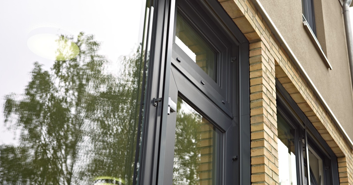 VEKA | Decoratieve folie - design met gekleurde ramen | VEKA